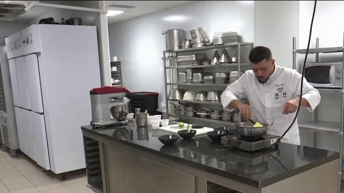 Meet the chef in charge of feeding Olympic athletes – NBC Bay Area