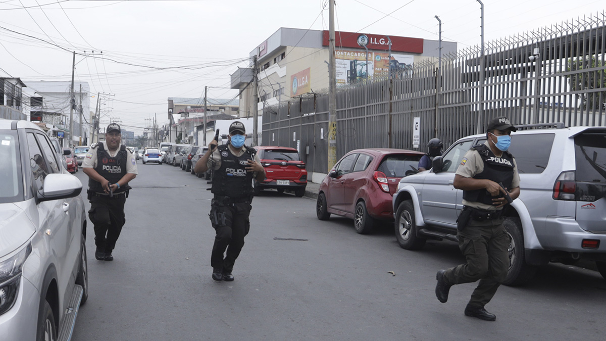 Armed men break into a live TV studio in Ecuador – NBC Bay Area
