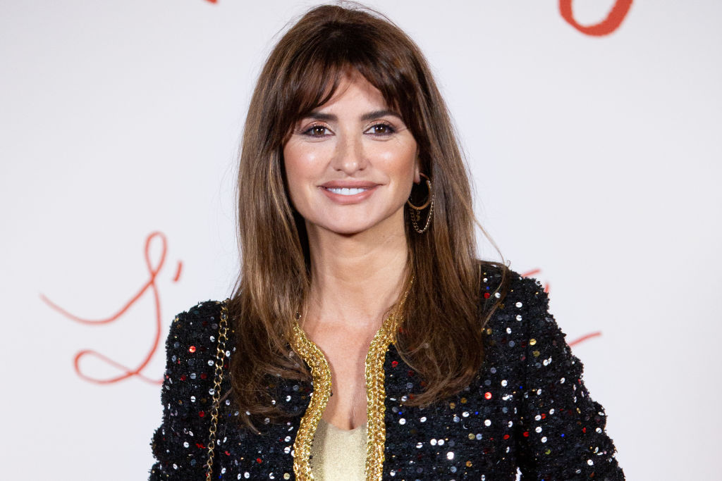Penélope Cruz reveals she is afraid to drive after sister got hit by a ...