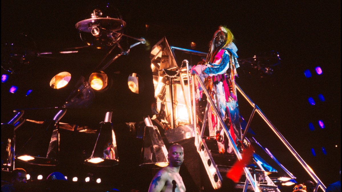 Watch Parliament-Funkadelic mastermind George Clinton receive Walk of ...