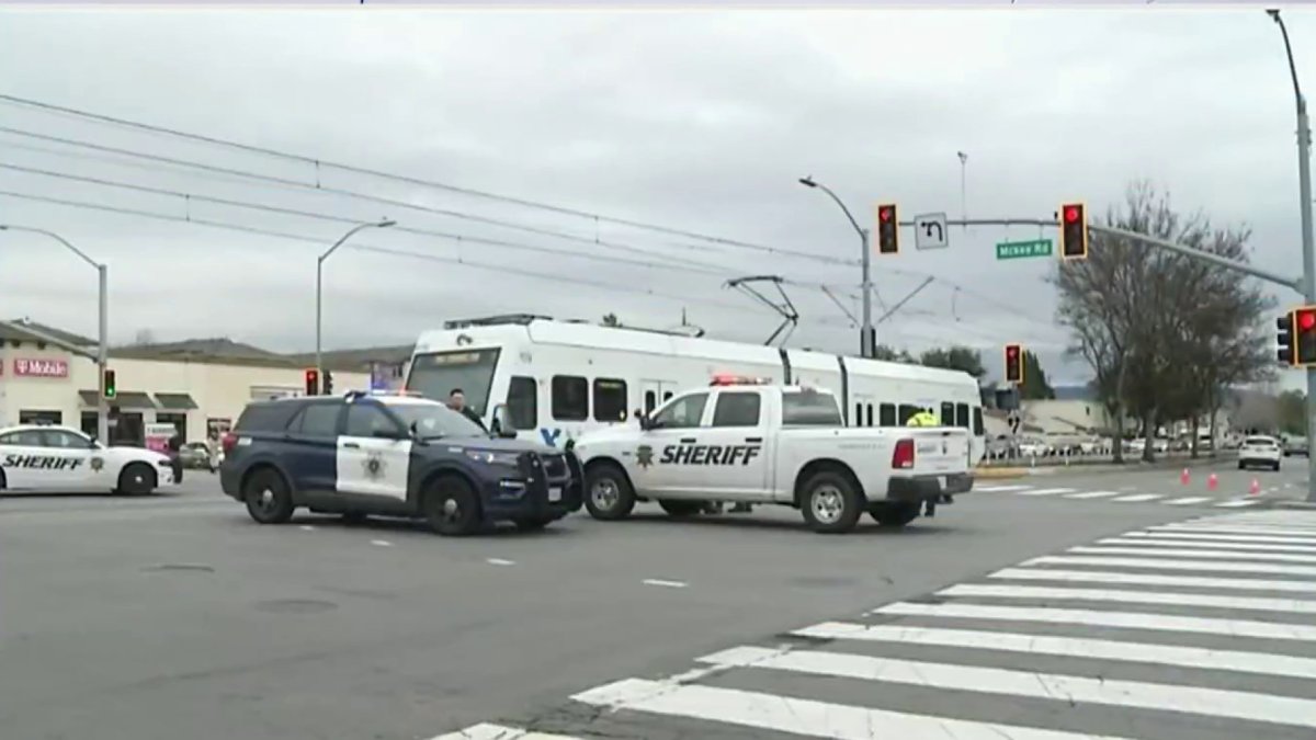 Bicyclist Ok After Being Hit By Vta Train In San Jose Nbc Bay Area