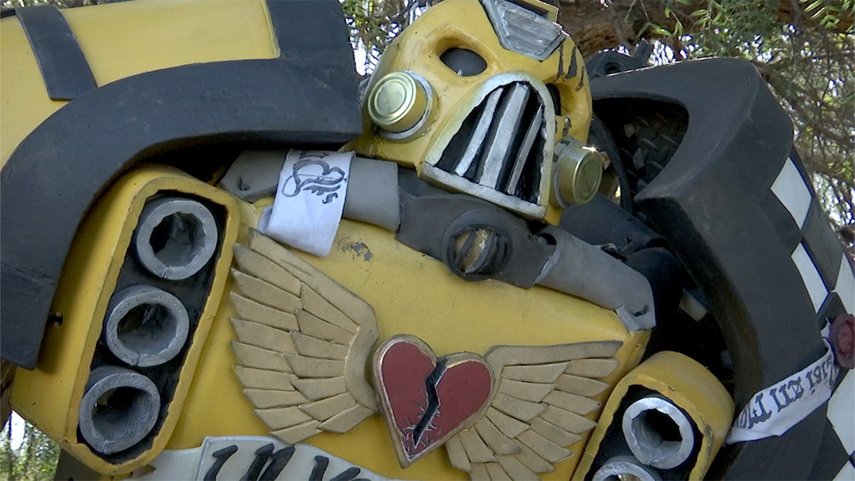 Aiming to lift spirits of passers-by, homeless San Jose artist creates ...