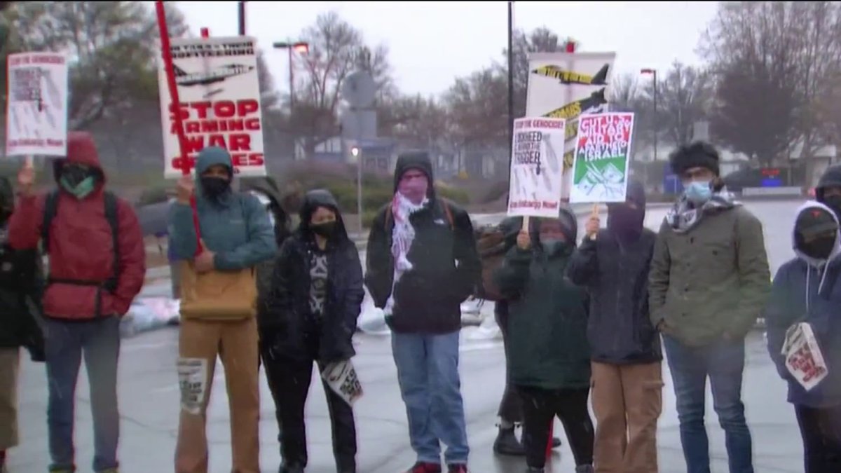 Gaza war protesters block entrances to Lockheed Martin in Sunnyvale ...