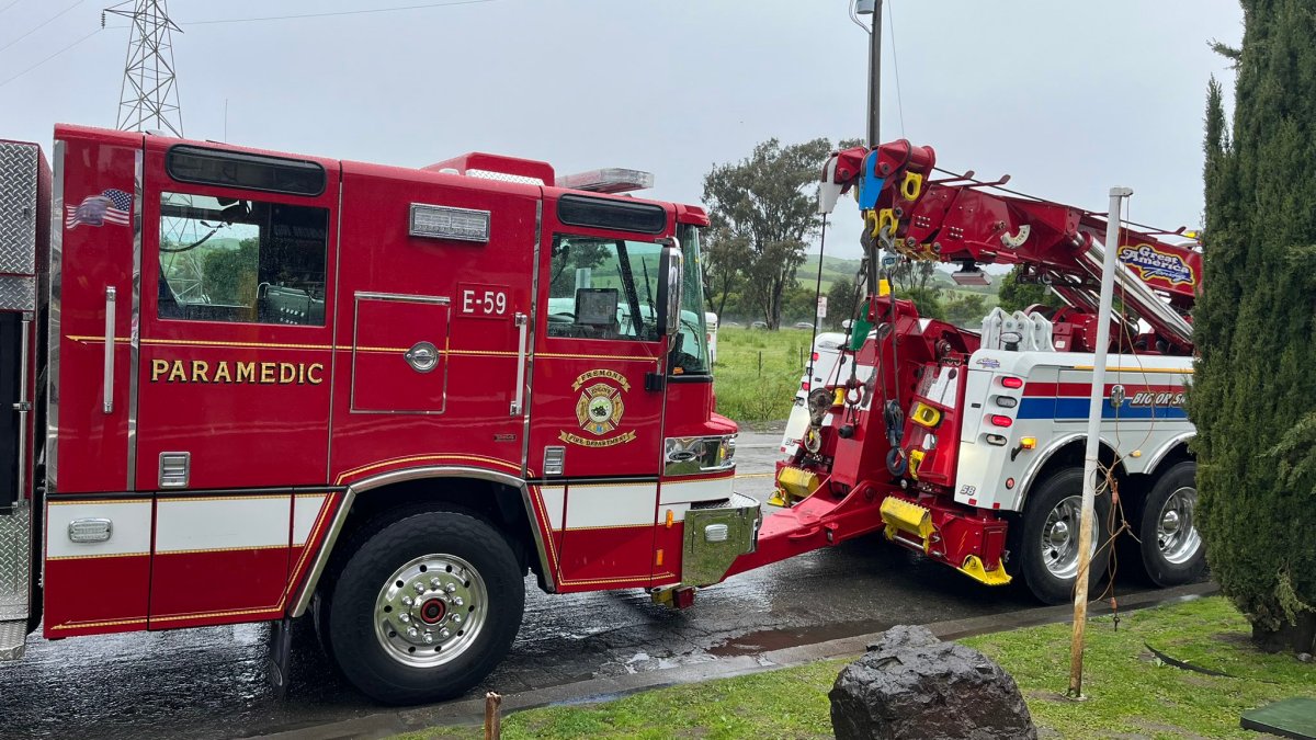 Two vehicles hit fire engine responding to crash in Fremont – NBC Bay Area