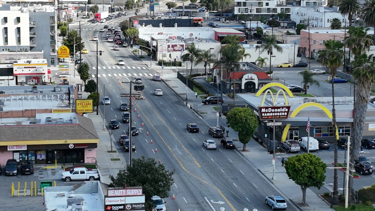 $20 minimum wage for California fast food workers starts Monday – NBC ...