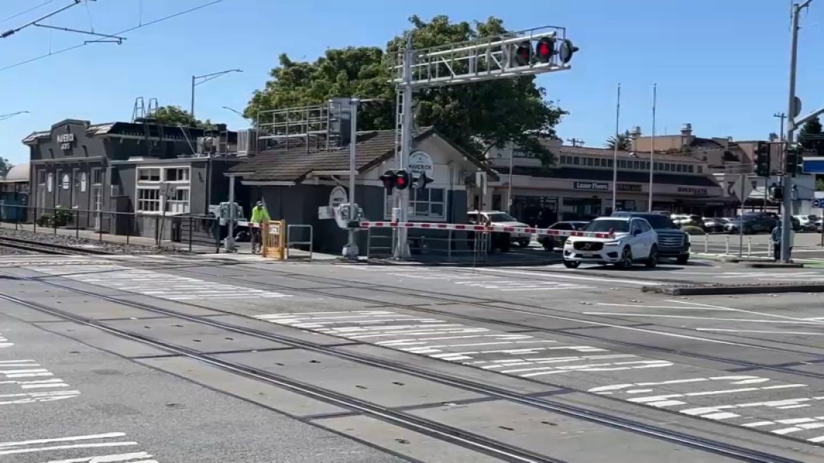 Dangerous Caltrain crossing in Burlingame sees renewed push for upgrade ...