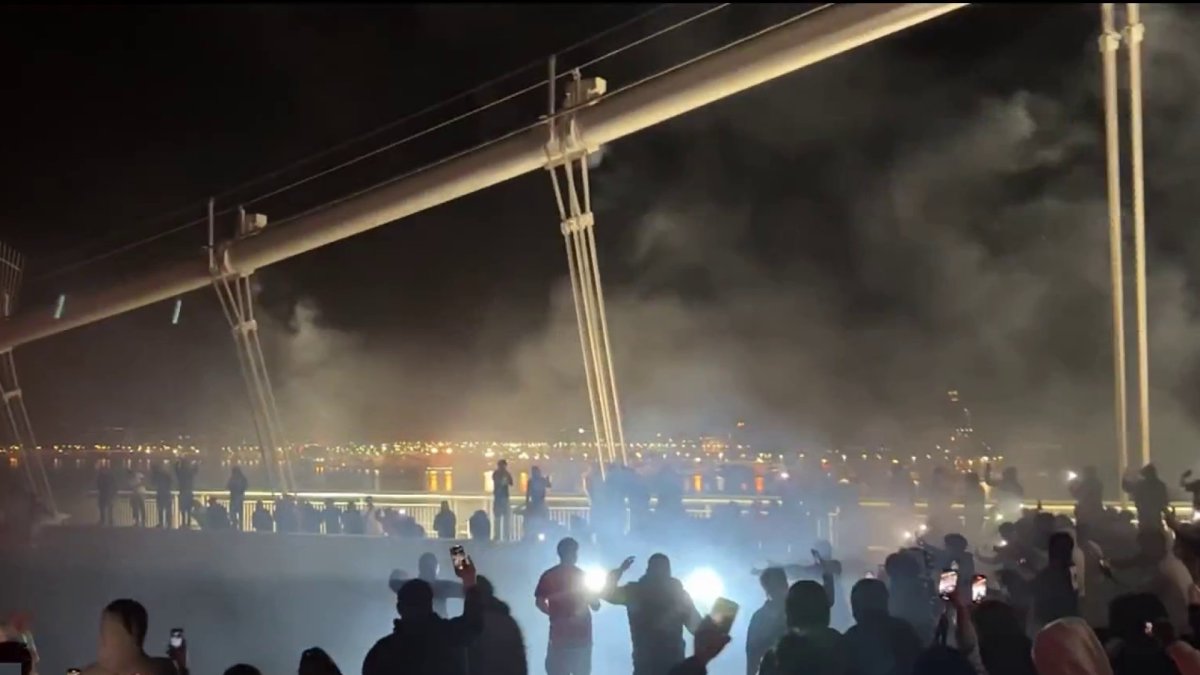 Overnight sideshow stops traffic on Bay Bridge – NBC Bay Area