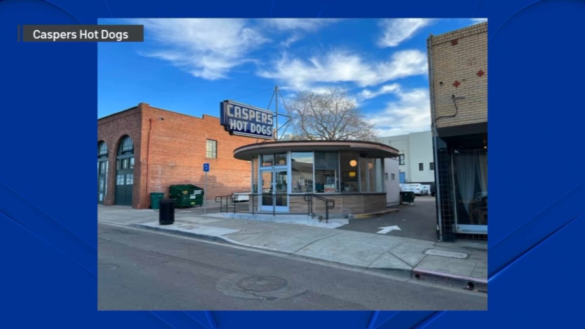 Caspers Hot Dogs to close vintage diner after serving downtown Hayward ...