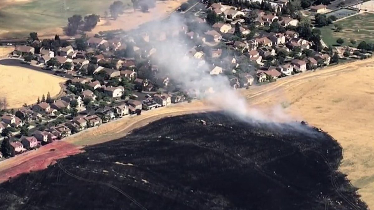 Empire Fire: Crews stop forward progress of blaze near Brentwood – NBC ...