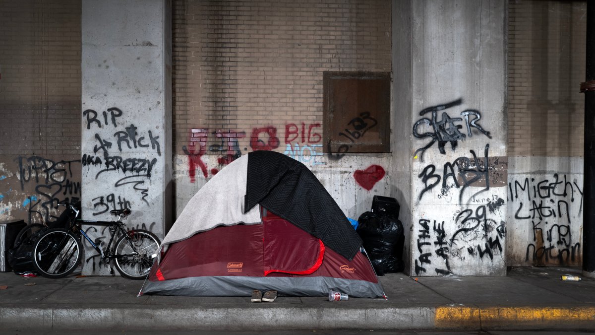 Supreme Court says cities can enforce bans on homeless people sleeping ...