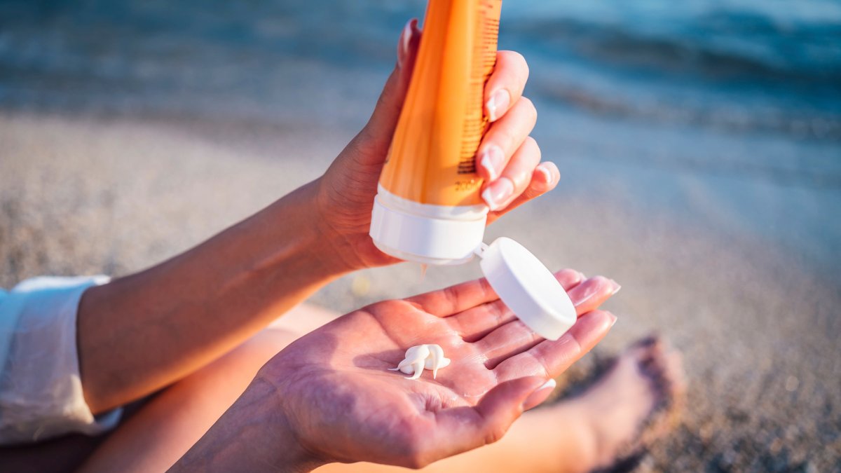 How often should you reapply sunscreen and how much? – NBC Bay Area
