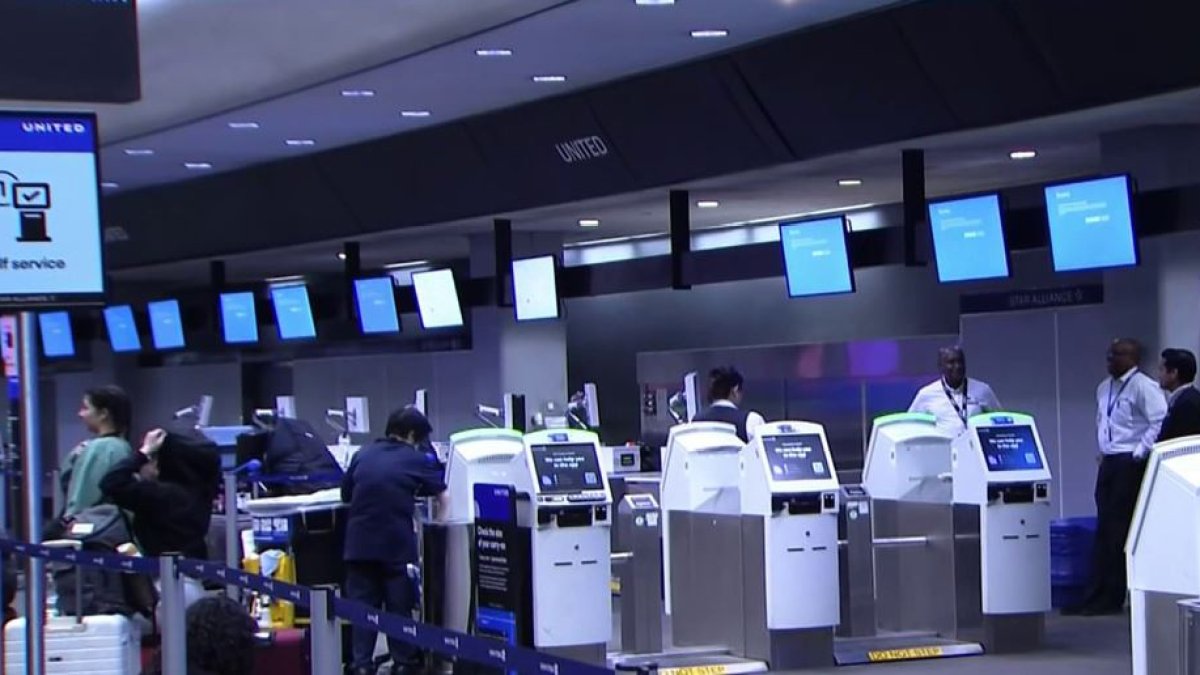 SFO systems recovering from massive outage, travelers stranded – NBC ...