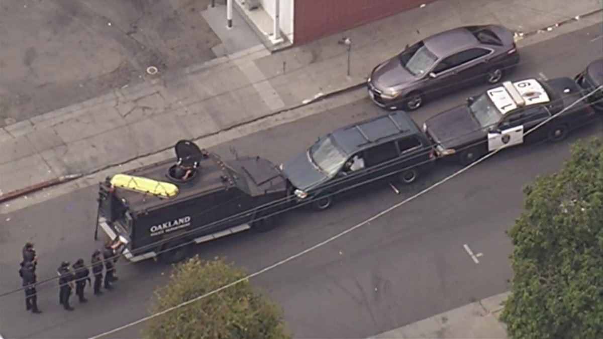 Police standoff in Oakland – NBC Bay Area