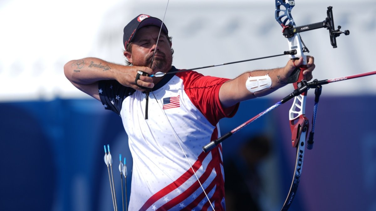 HIGHLIGHT: Brady Ellison advances to round of eight in men’s archery ...