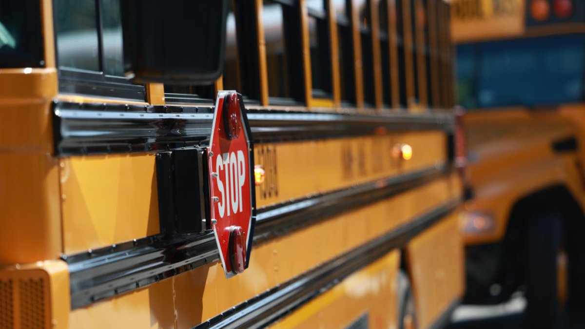 Video shows Texas students pleading with bus driver to keep windows ...