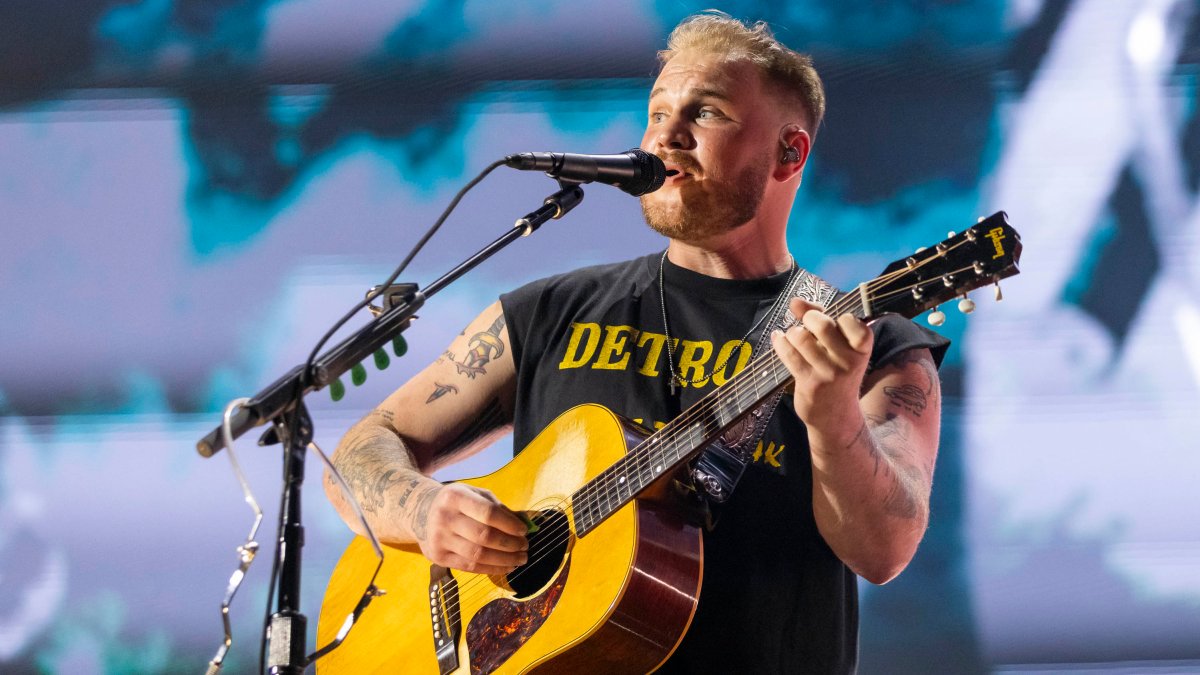 Zach Bryan apologizes for Taylor Swift and Kanye West post – NBC Bay Area Zach Bryan apologizes for Taylor Swift and Kanye West post – NBC Bay Area