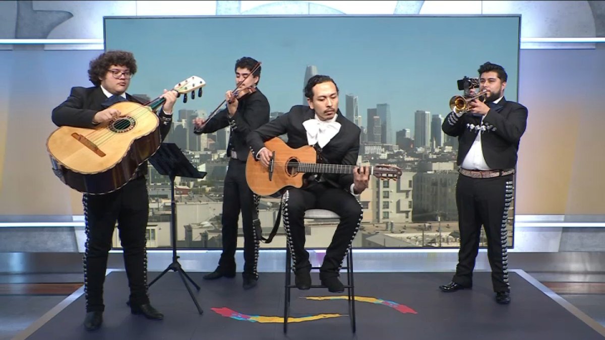 Watch: Mariachi singer and performer Omar Alejandro – NBC Bay Area