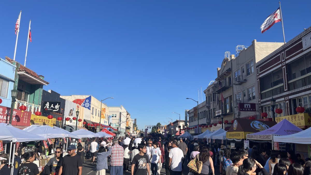 Crowds fill Oakland’s Chinatown for its inaugural Night Market – NBC ...