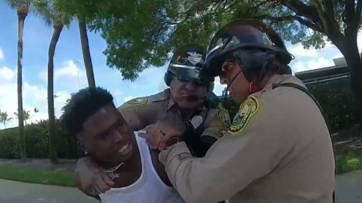 Tyreek Hill bodycam: Cops take down, handcuff Dolphins WR during traffic stop – NBC Bay Area