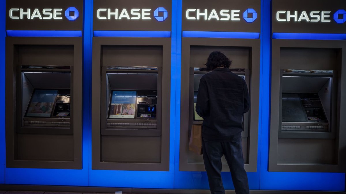 JPMorgan begins suing customers who allegedly stole thousands of ...