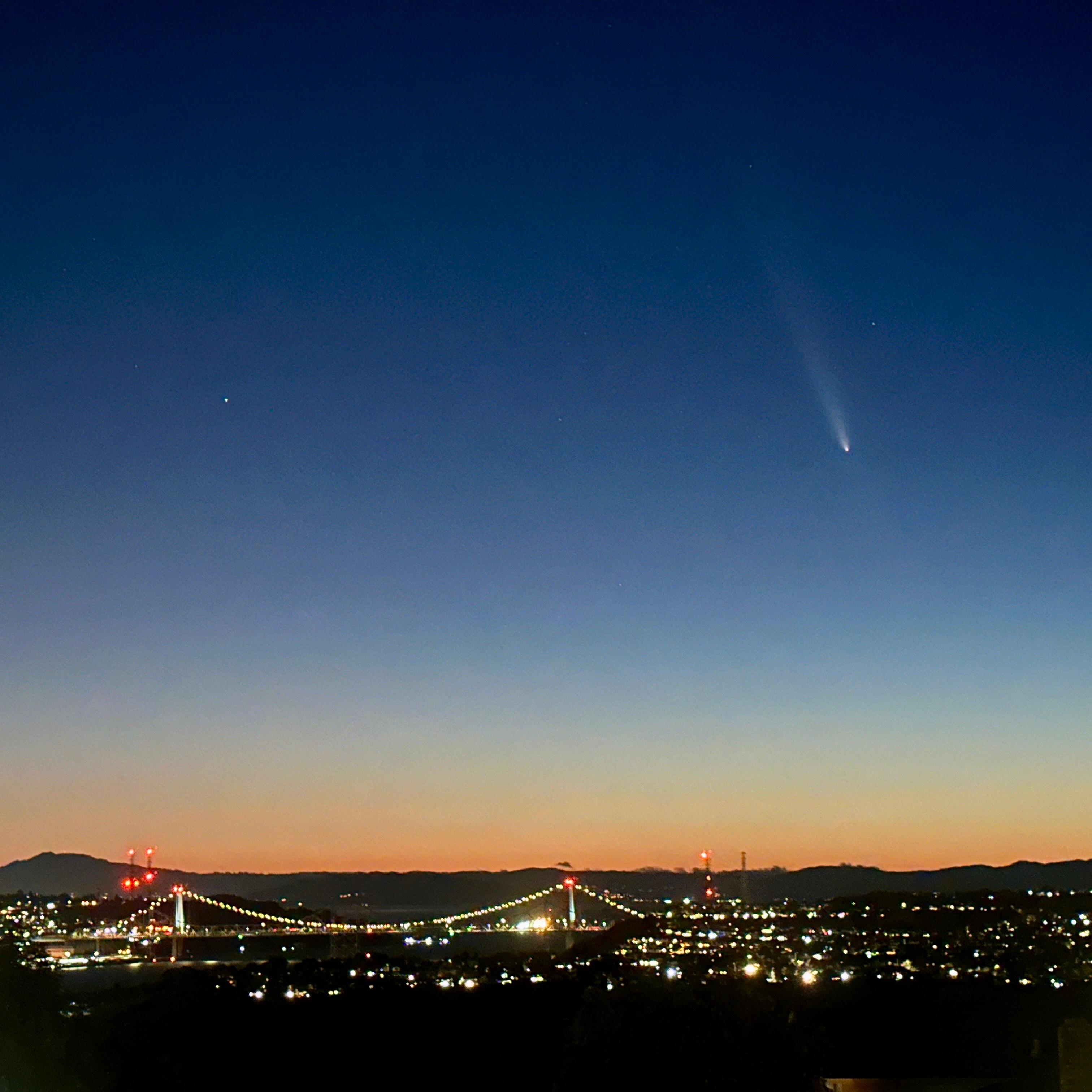 Comet Tsuchinshan-Atlas as seen from the Bay Area – NBC Bay Area