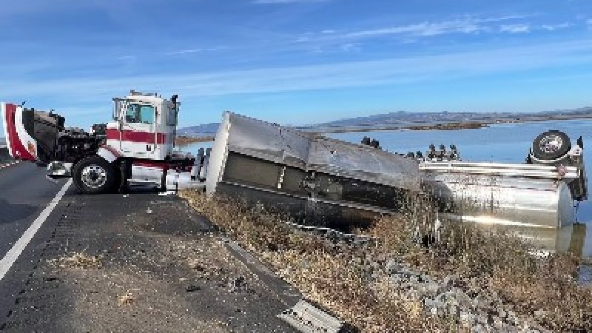 Fuel tanker truck leaking fuel into Napa-Sonoma marsh off Highway 37 ...