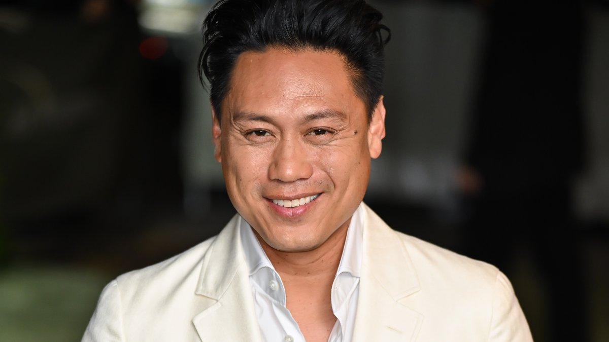 ‘Wicked’ director Jon M. Chu joins premiere from hospital as wife gives ...