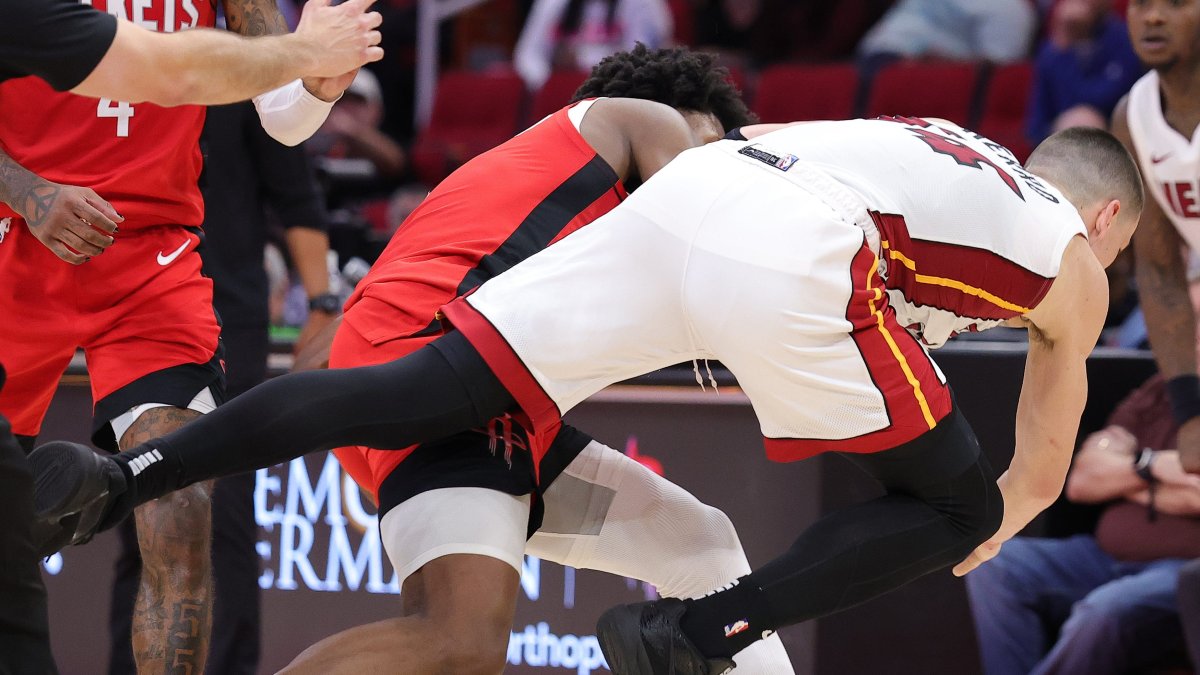 Tyler Herro thrown onto floor by Amen Thompson in Heat-Rockets – NBC ...