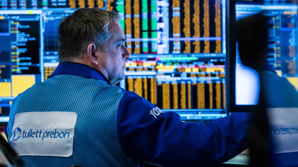 S&P 500 slides, Nasdaq drops 3% in sharp AI stock sell-off spurred by ...