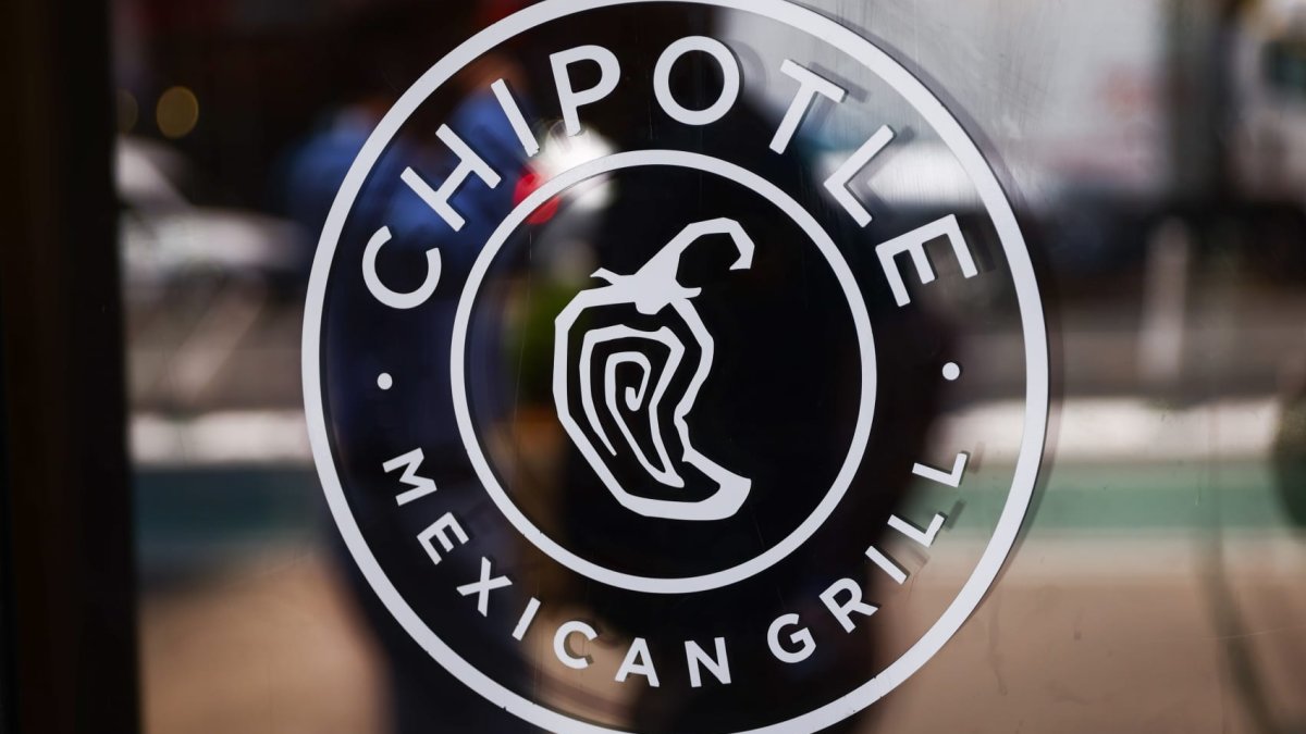Amid tariff worries, Chipotle CEO says about 50% of the chain’s ...
