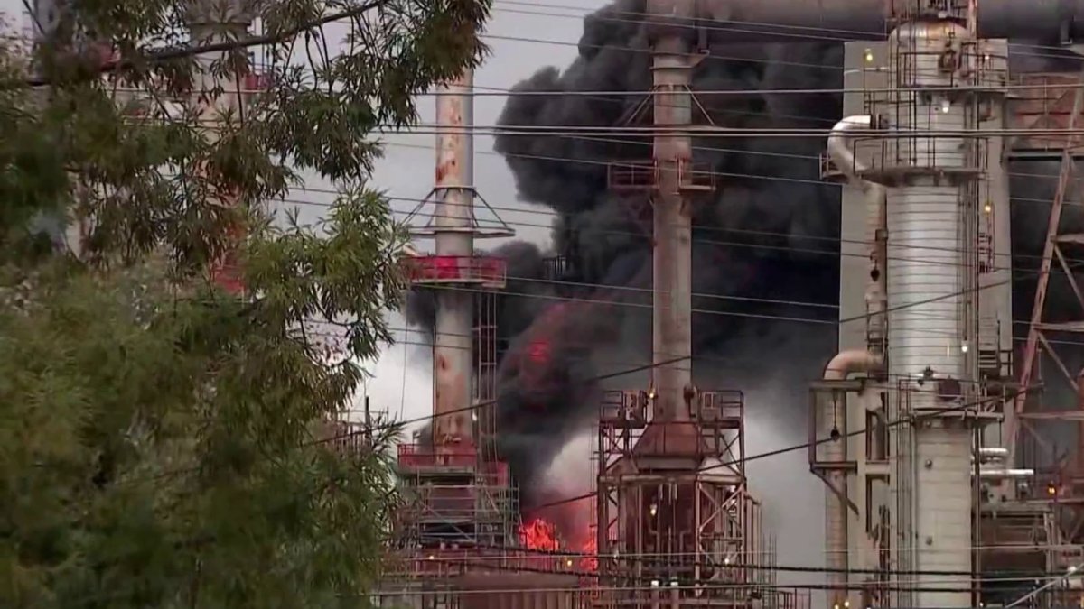 Fire breaks out at Martinez Refining Co. – NBC Bay Area