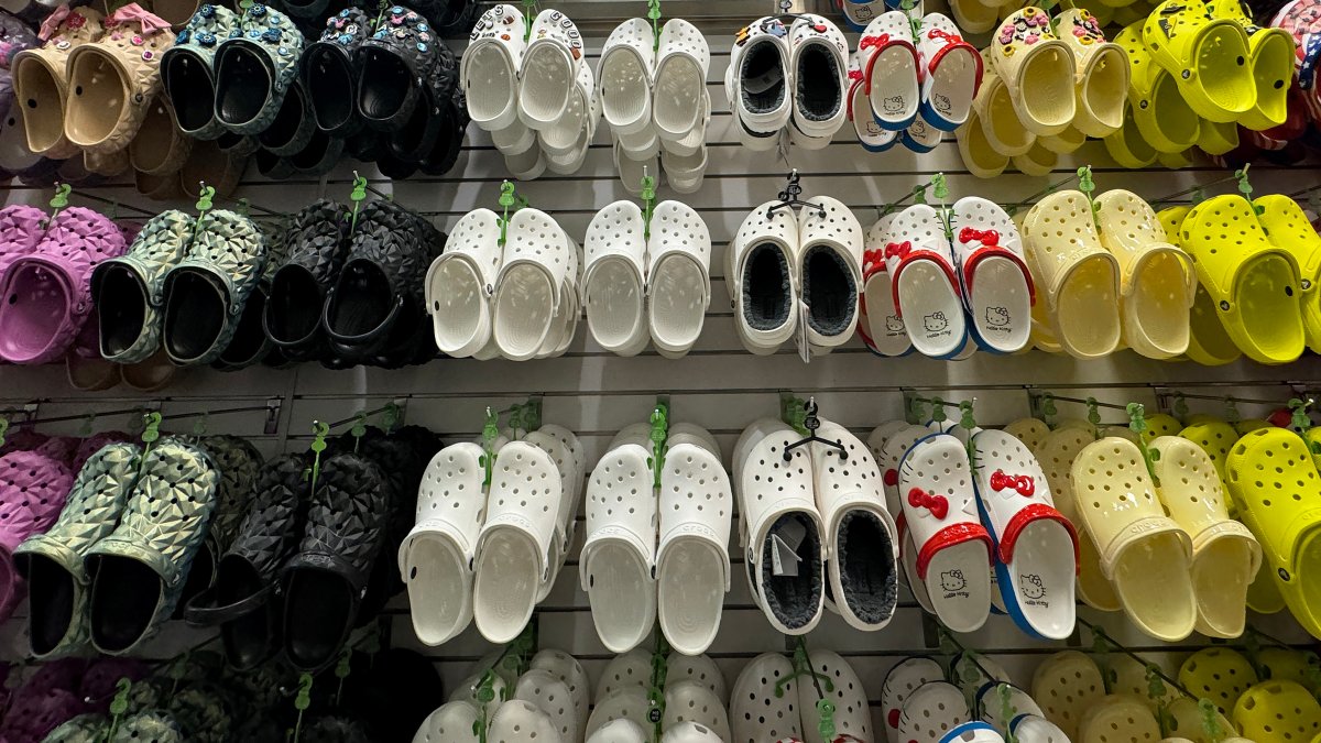 Citing safety concerns, some schools are banning Crocs – NBC Bay Area