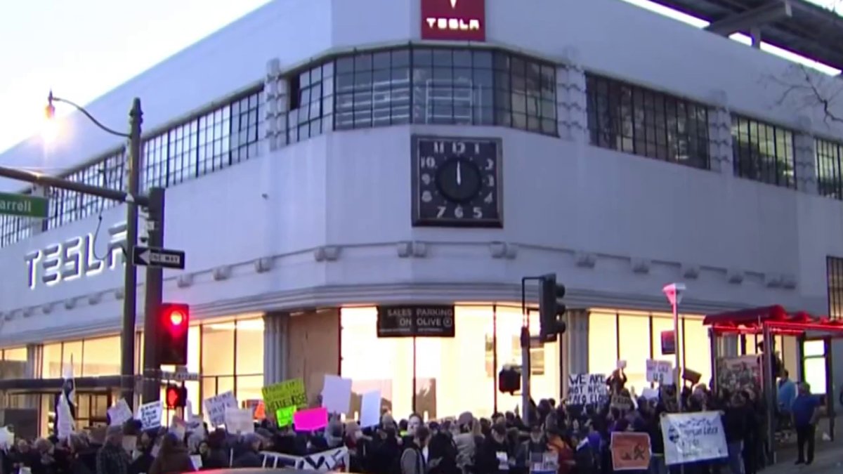 Protesters hold anti-Elon Musk protest outside SF Tesla showroom – NBC ...