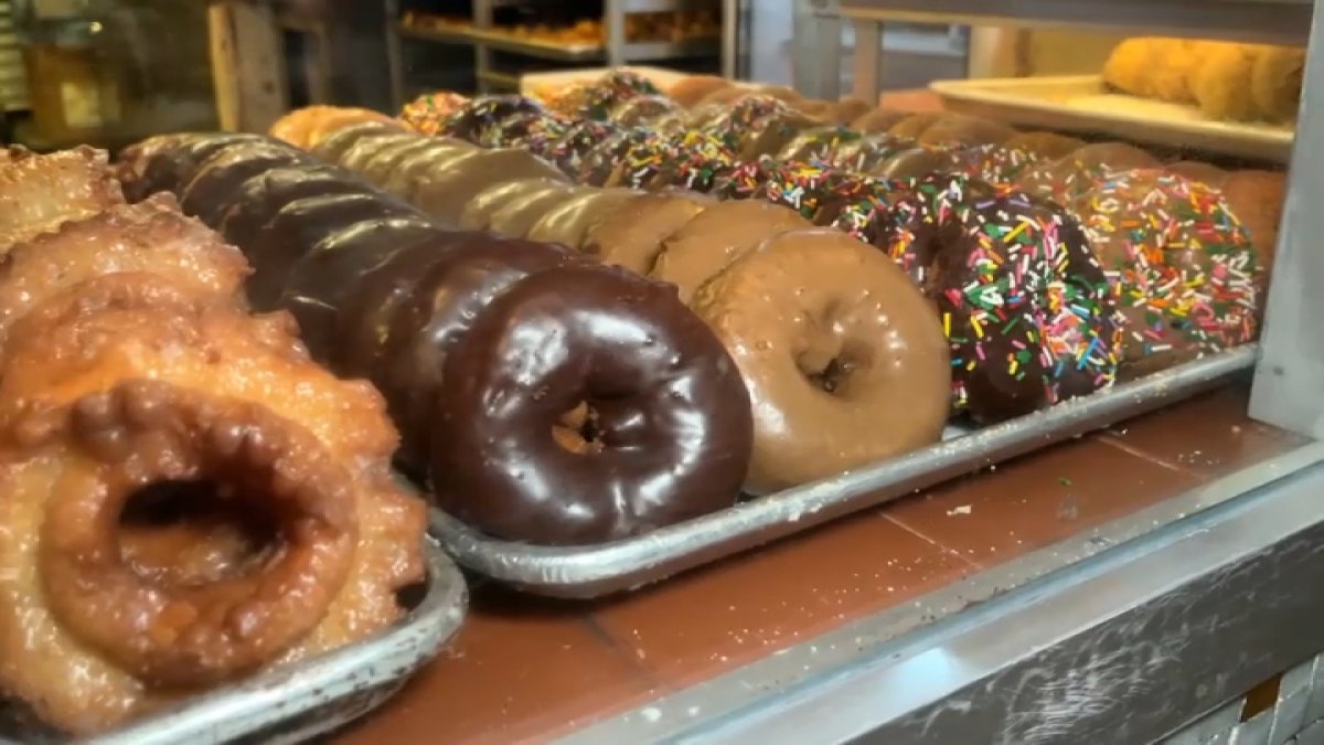 Iconic San Francisco shop Bob’s Donuts opens new Nob Hill location – NBC Bay Area