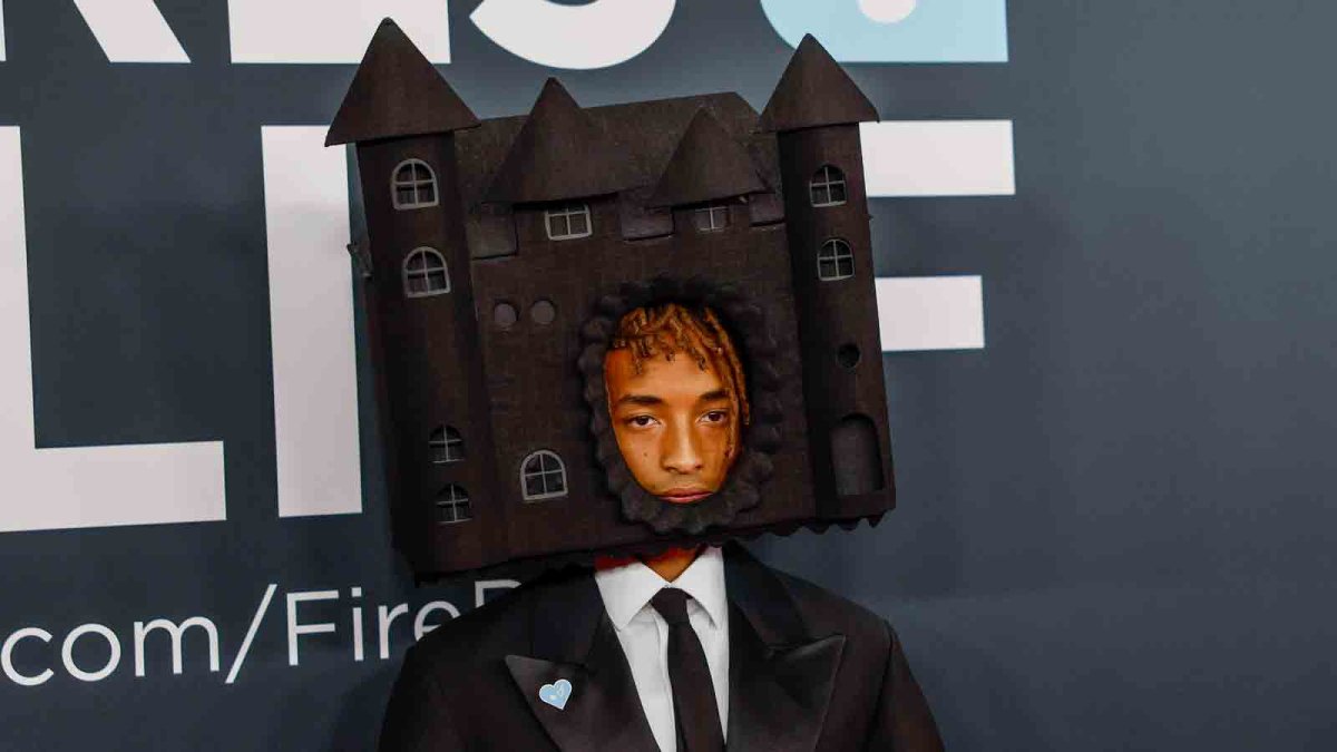 Jaden Smith Arrives At Grammys Wearing A House On His Head Nbc Bay Area