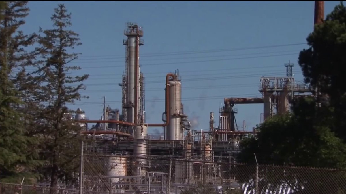 Community on edge after fire erupted at Martinez Refining Company – NBC ...