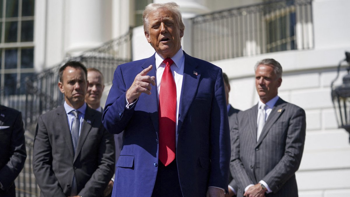 Questions raised about Trump’s Truth Social posts before tariff pause ...