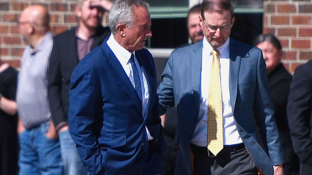 RFK Jr praises doctor who treated kids while infected with measles ...