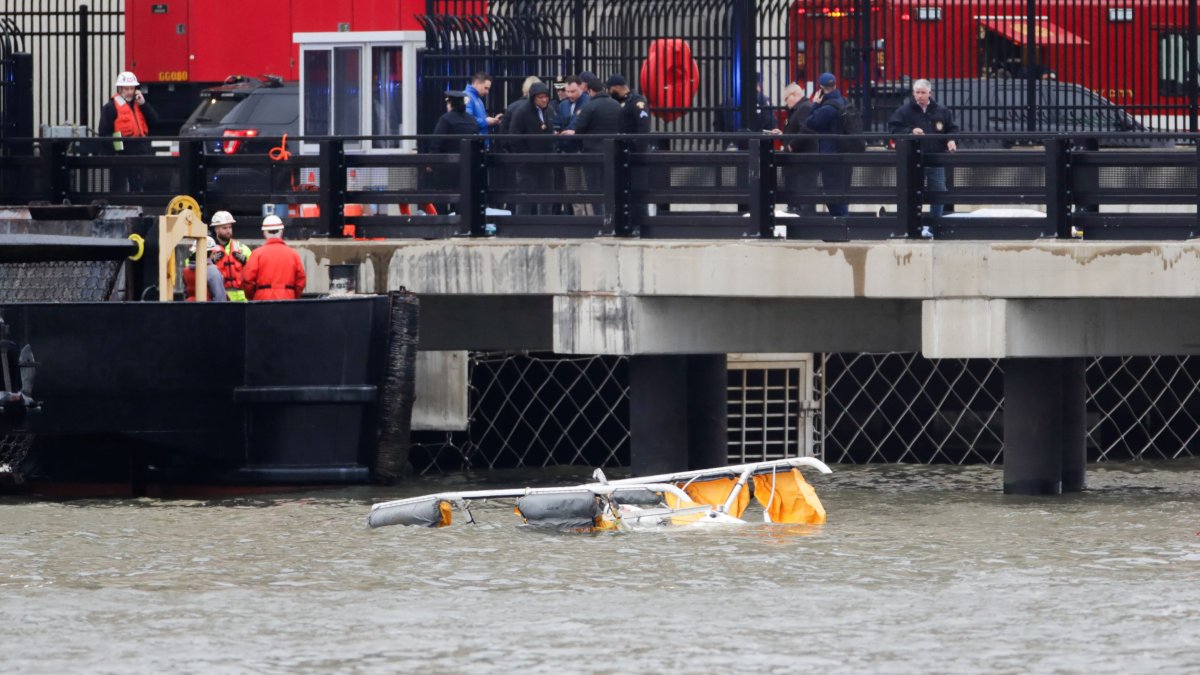 Helicopter crash NYC river kills family from Spain, mayor says – NBC ...
