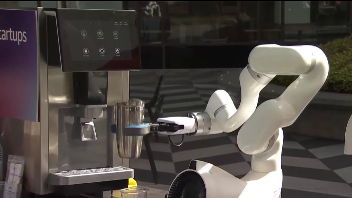 Robot bartender serves up food, drinks at AWS Startups bar in San ...