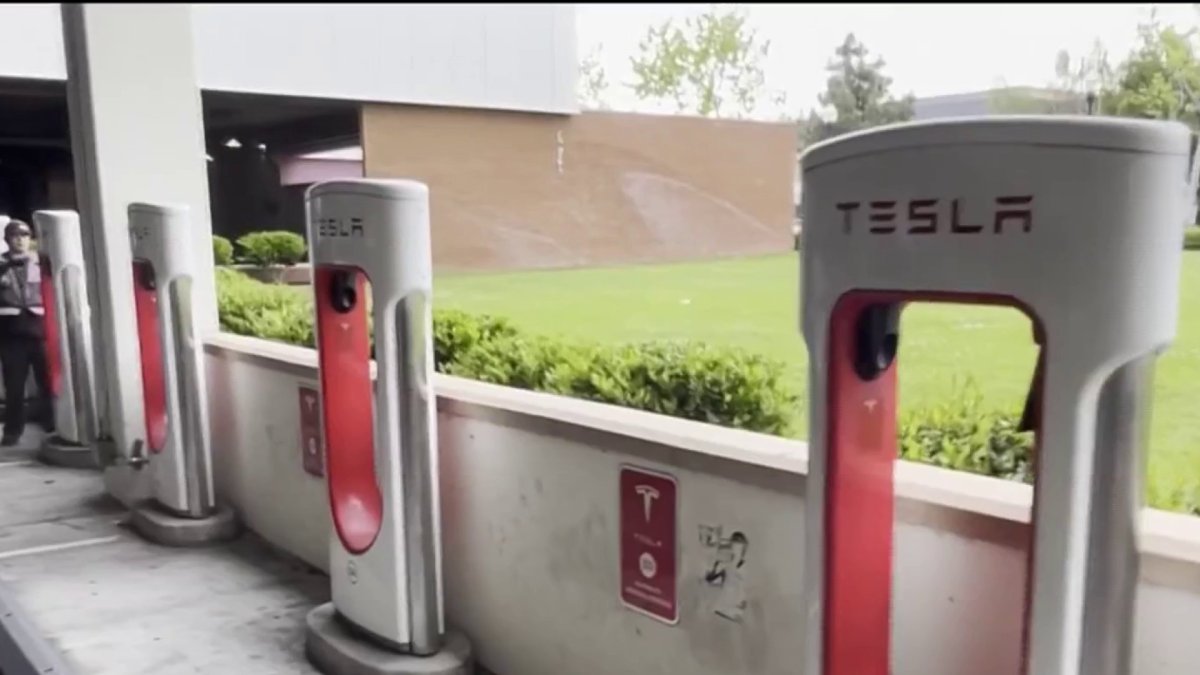 Tesla charging cables cut at Sunnyvale station – NBC Bay Area