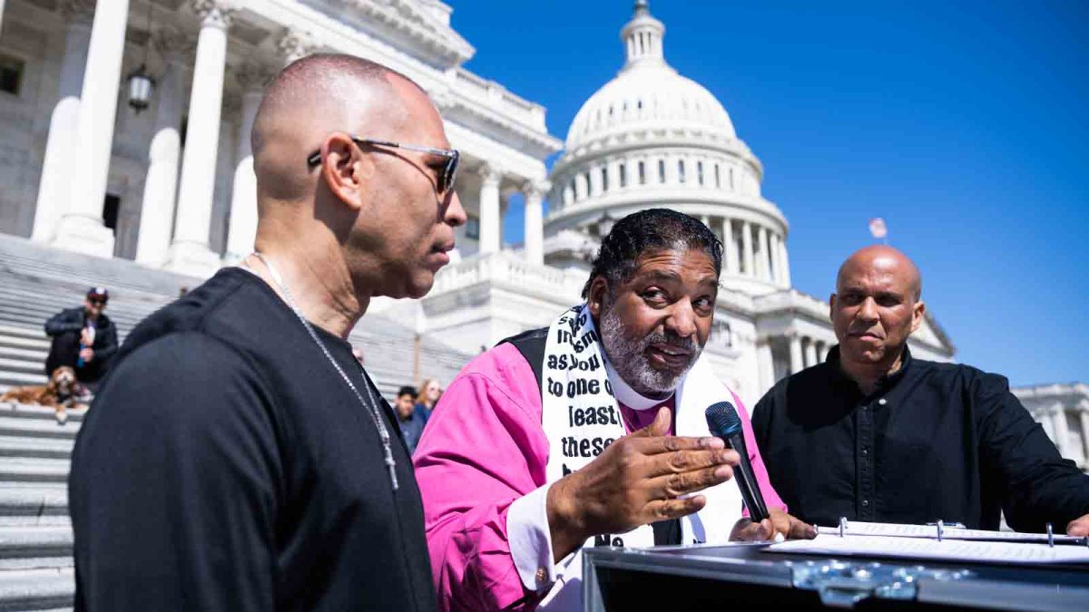 House Minority Leader Hakeem Jeffries, Sen. Cory Booker host a sit-in ...