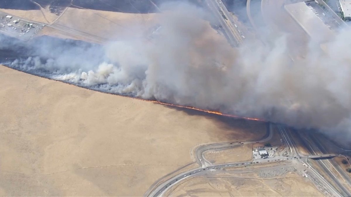 Midway Fire outside Tracy grows to over 250 acres – NBC Bay Area