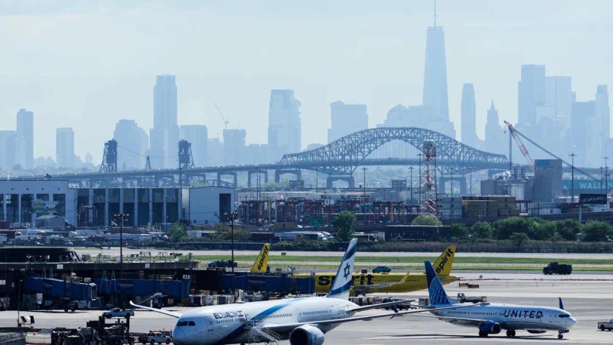 Newark to reopen shuttered runway Monday ahead of schedule – NBC Bay Area