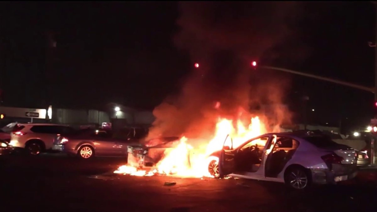 Cars set on fire during Oakland sideshow – NBC Bay Area