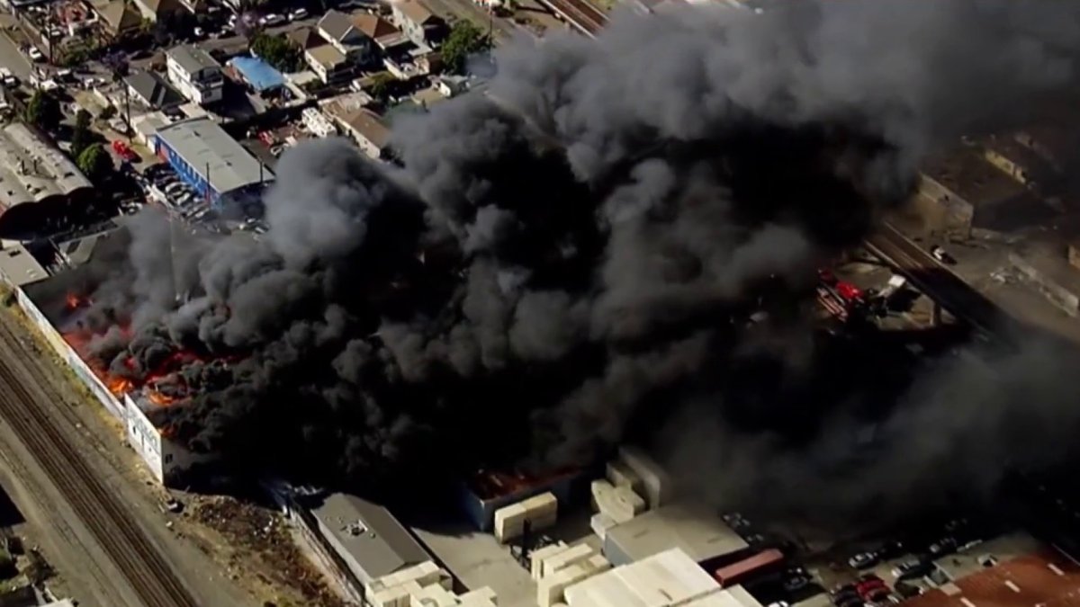 Crews responded to 4-alarm structure fire in Oakland – NBC Bay Area
