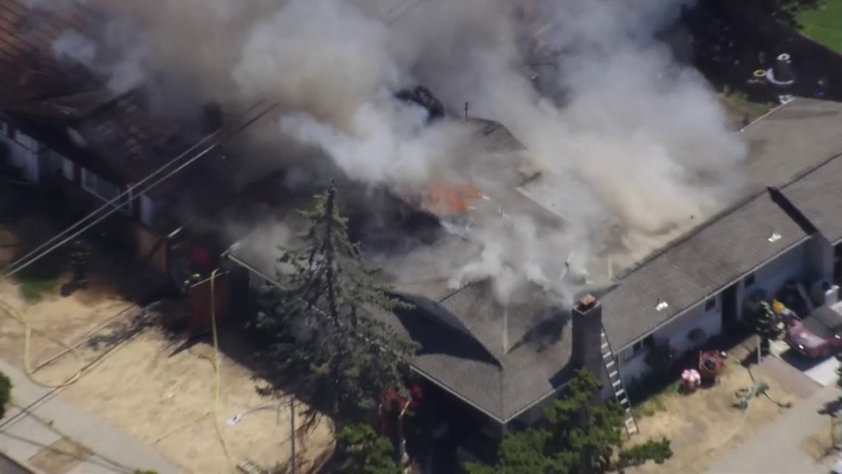 Watch: Fire crews battle 2-house fire in San Jose – NBC Bay Area