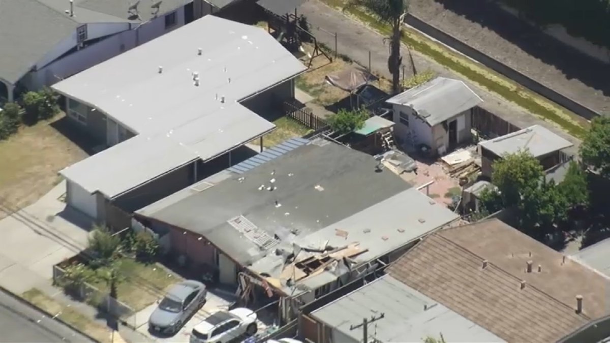 2 injured in fireworks explosion at Hayward home – NBC Bay Area