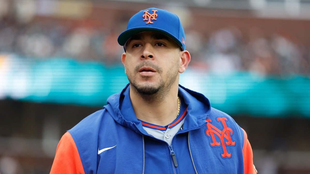 José Butto emotionally exits Mets bullpen after Giants trade – NBC Bay Area