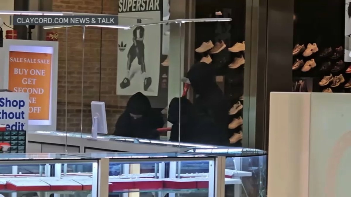 Smash-and-grab robbery at Sunvalley Mall in Concord – NBC Bay Area